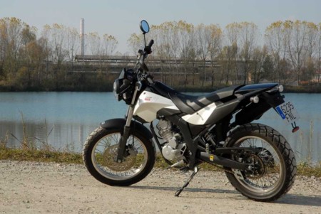 Prueba de la Derbi 125 Cross City