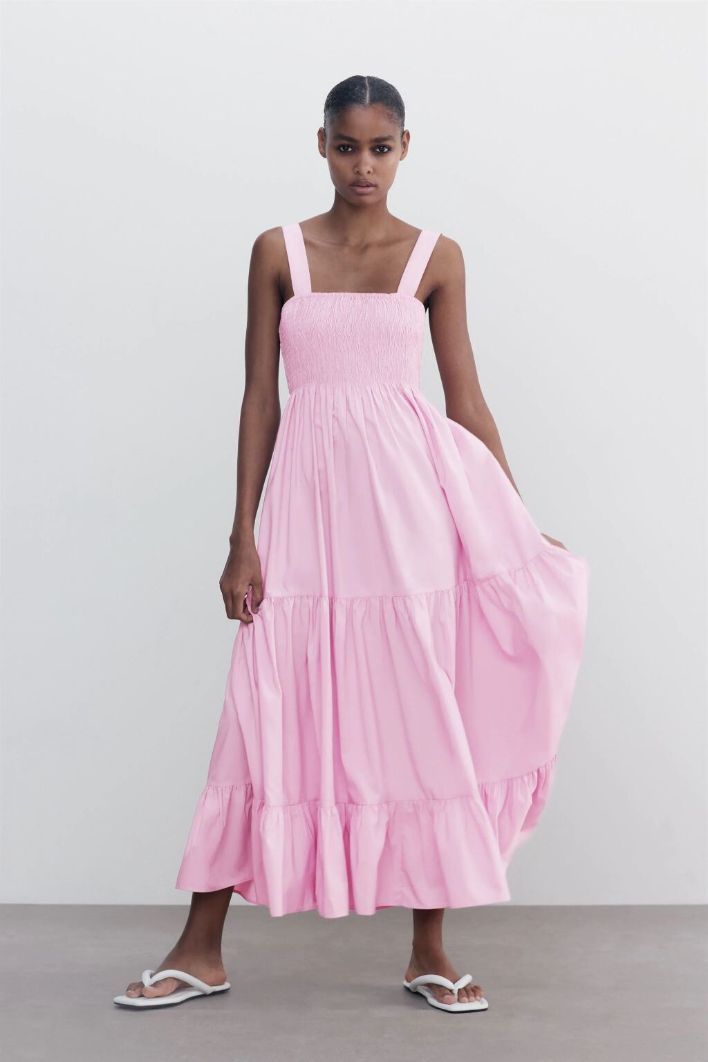 Los vestidos que arrasan ahora mismo en Zara y están en su sección de ...