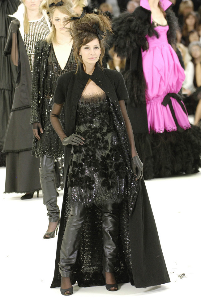 Amanda Sanchez es la modelo con más desfiles de Chanel y es una ...