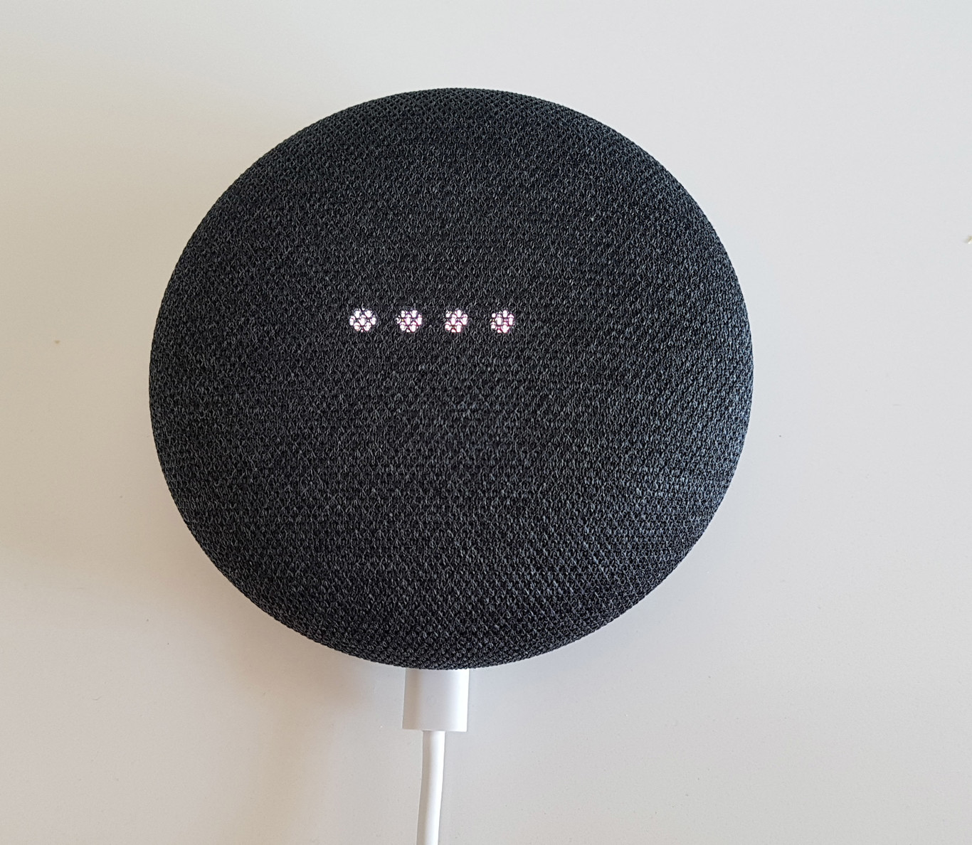 Probamos el Google Home Mini en casa