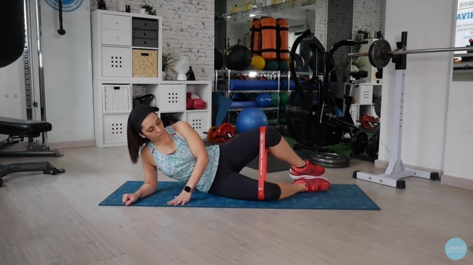 Clamshell con goma elástica: un sencillo pero efectivo ejercicio para ...