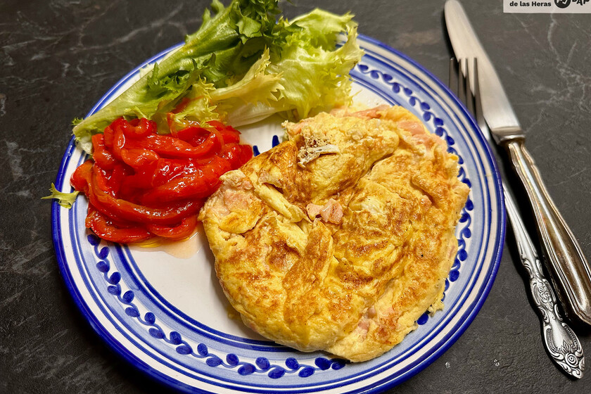 Tortilla de salmón ahumado, receta fácil para aprovechar lo que tengas ...