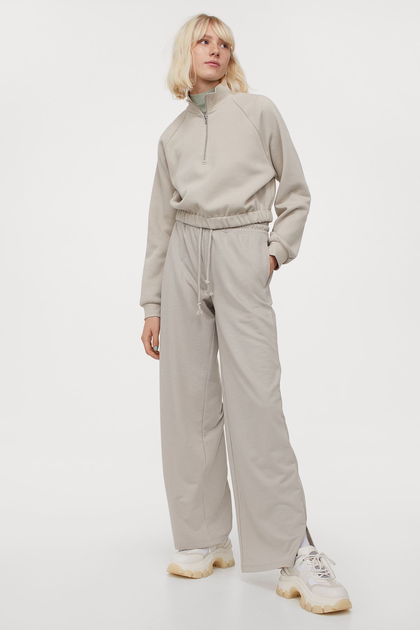Los pantalones de chándal que más triunfan en 2021 son wide leg: nueve ...