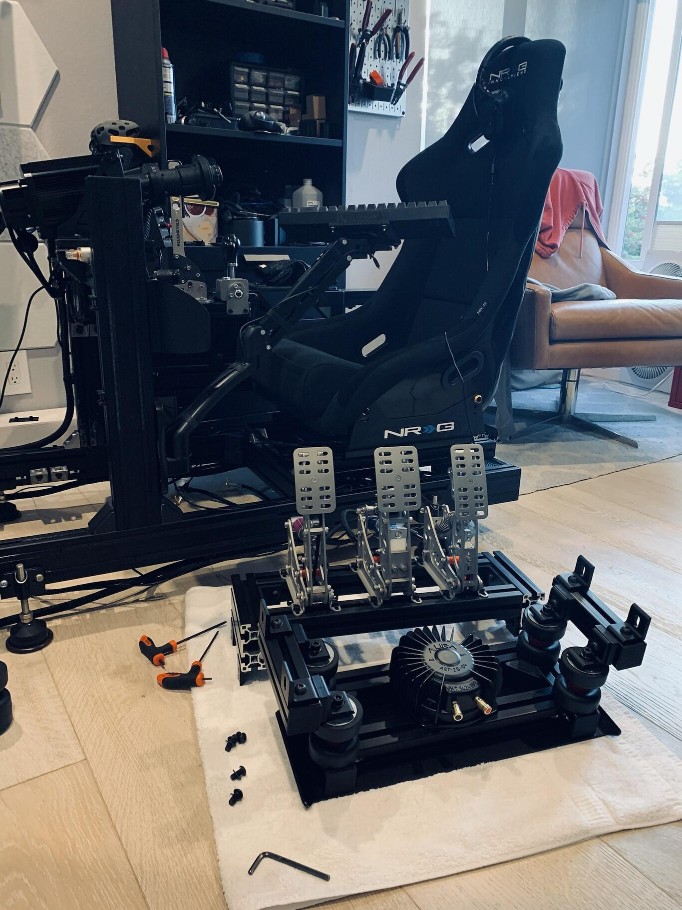 Me he gastado 10.000 dólares en mi SimRacing. Aún pienso gastar más