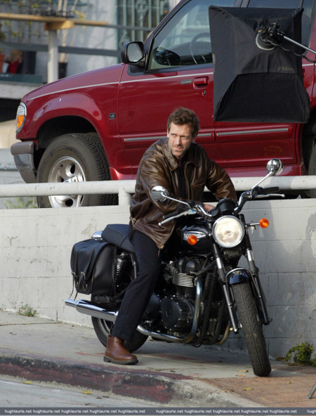 Hugh Laurie, actor y motero