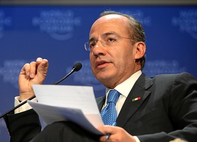 Felipe Calderón "justifica" la firma del ACTA