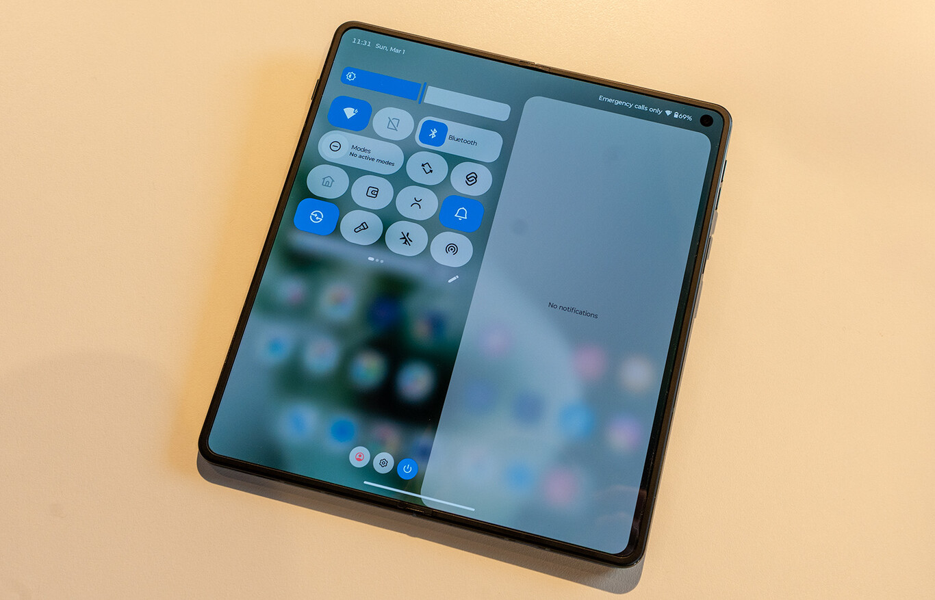 Motorola Razr Fold, primeras impresiones: parecía que los Fold eran ...