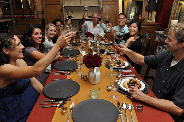 Tips saludables para beber alcohol durante las fiestas