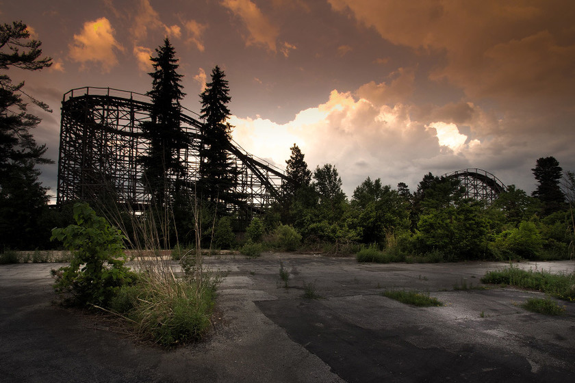 ‘Abandoned: Hauntingly Beautiful Deserted Theme Parks’, parques ...