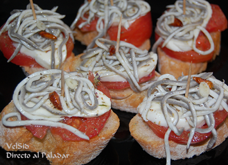 Pincho caprese con gulas