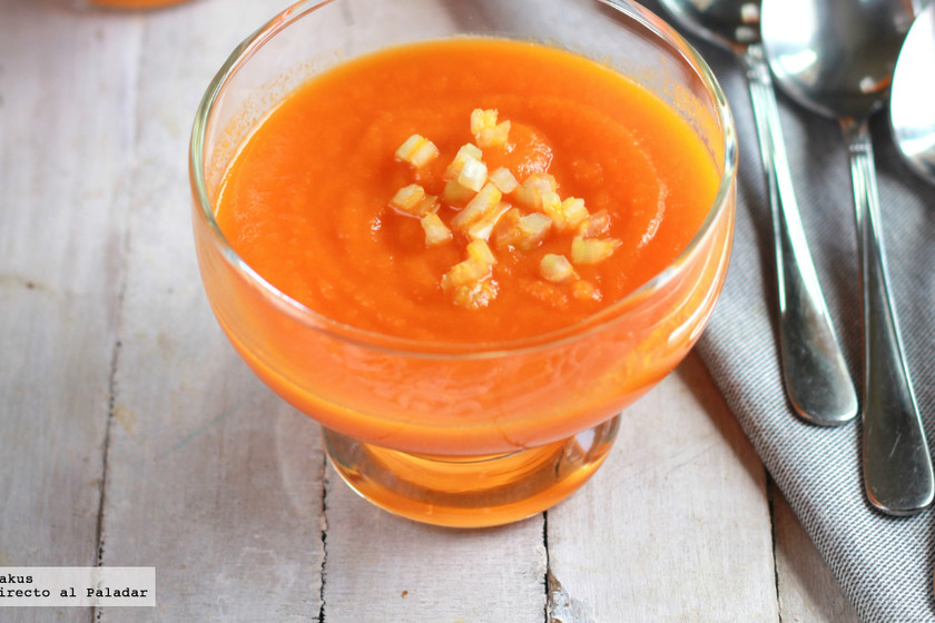 Crema fría de zanahorias y mango