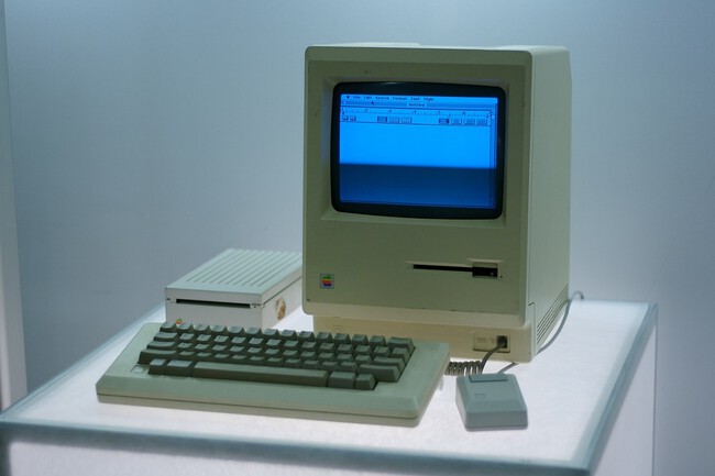 Los Mac tardaban mucho en encender. Steve Jobs lo arregló a su manera ...