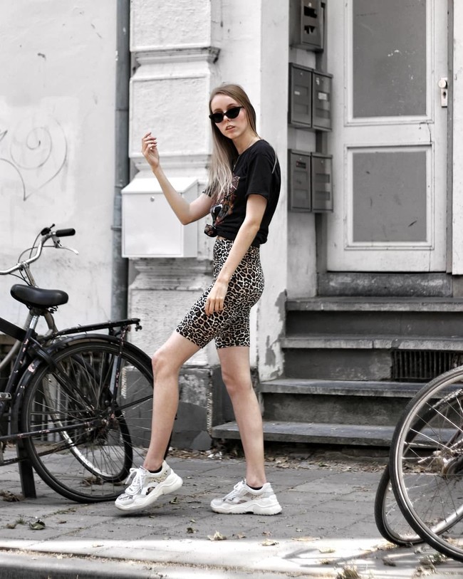 Los 13 looks de street style que nos inspirarán para probar las mallas ...