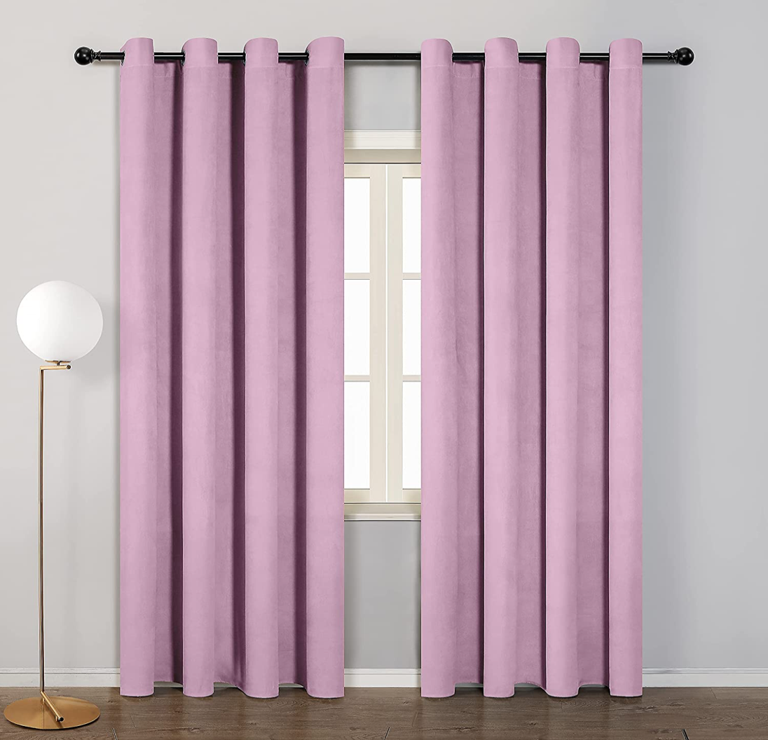 Seis cortinas elegantes y minimalistas para vestir de otoño nuestro salón