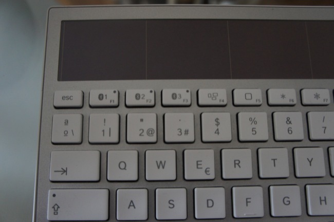 Logitech K760, un teclado solar Bluetooth para tres dispositivos: A Fondo