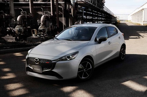 Mazda 2 Hatchback 2026 llega a México: motor 4 cilindros con hasta 141 HP, 18.2 Km/l y 3 años de ...