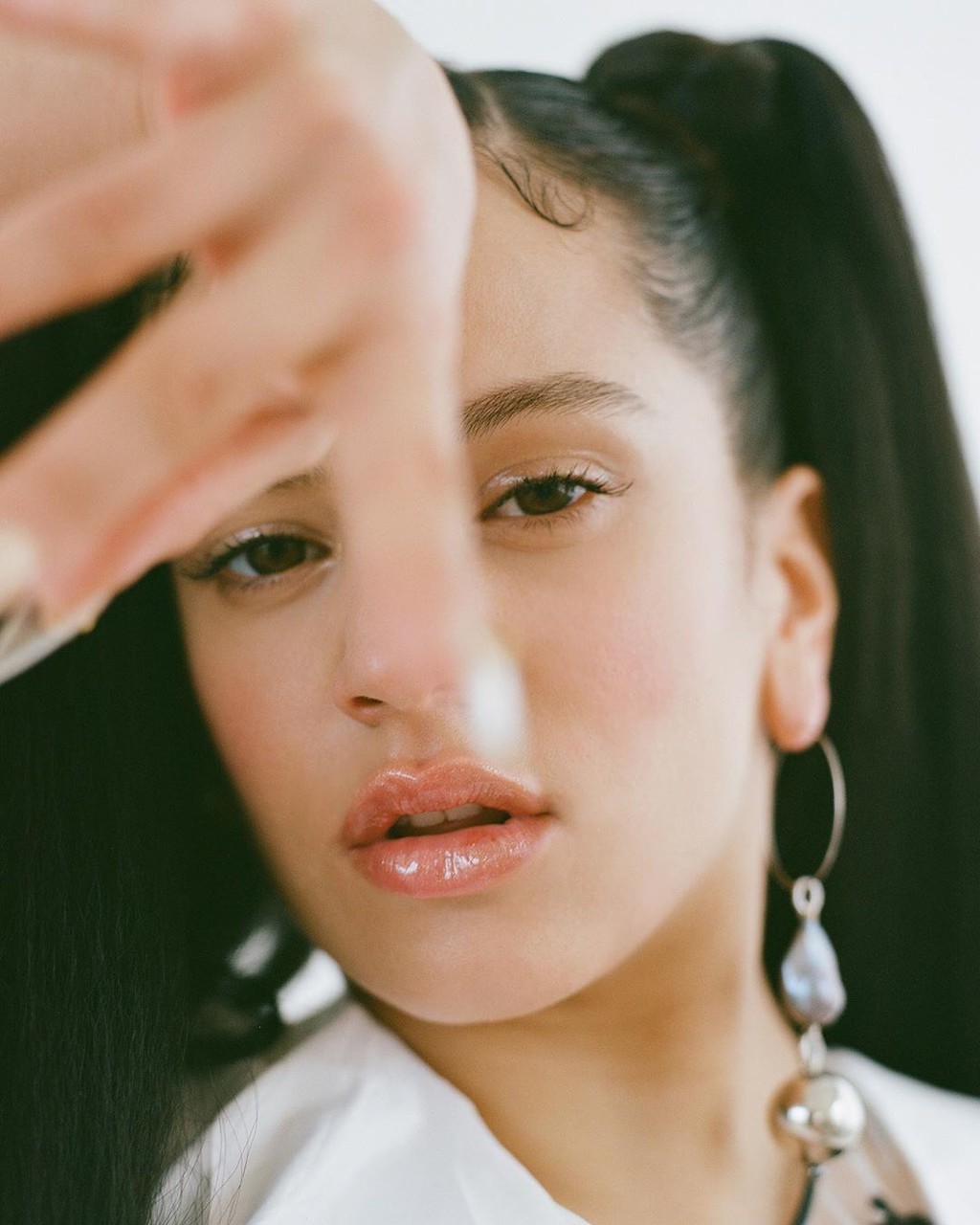 La nueva manicura de Rosalía promete no dejar indiferente a nadie (como ...