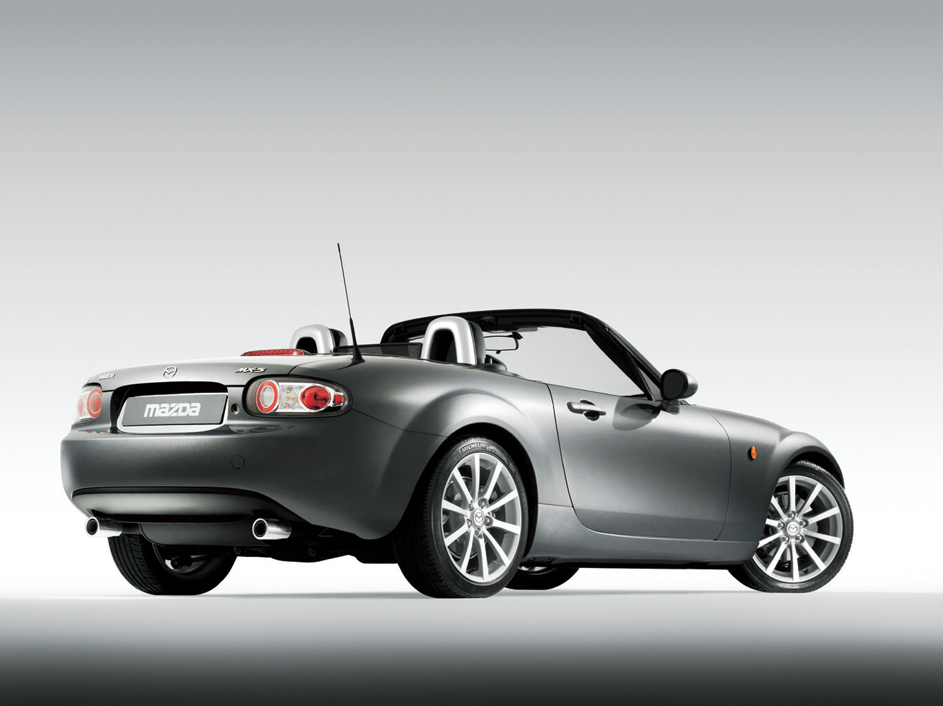 En secreto, Mazda creó un V6 para su deportivo más icónico. Hubo un ...