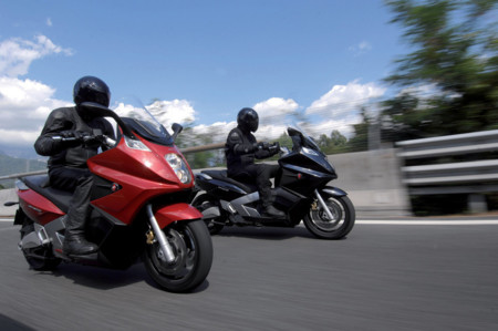 Gilera GP 800 maxi-scooter