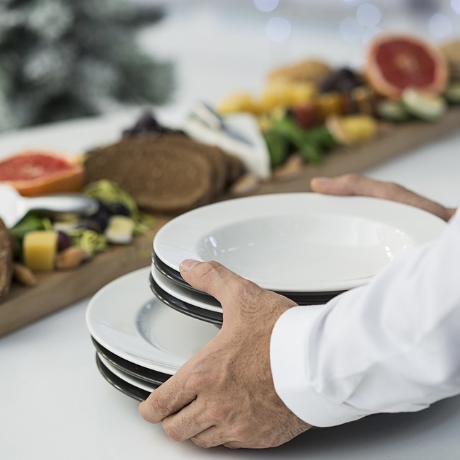 Hazlo tú mismo: Cómo decorar una mesa buffet para Navidad