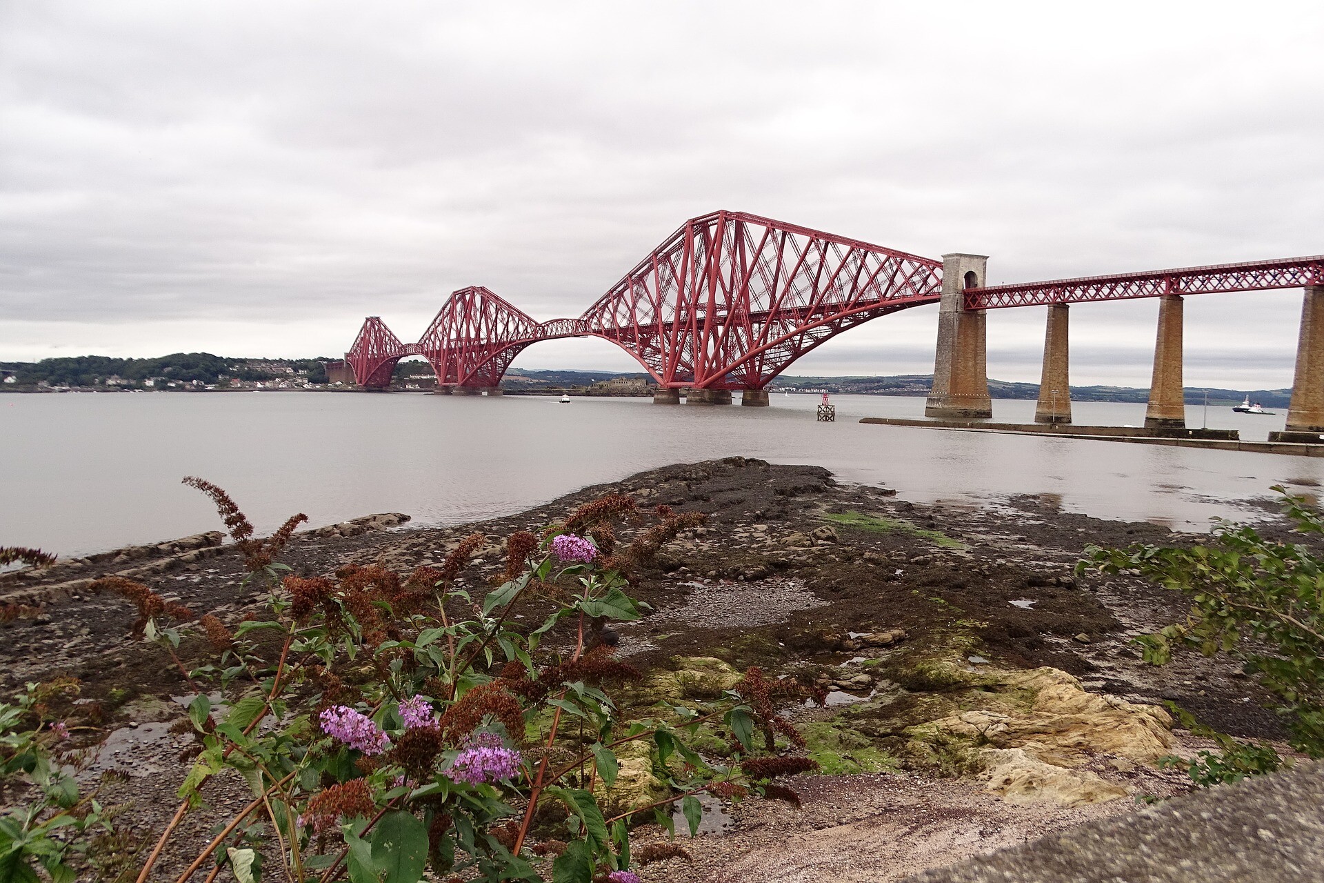 Forth Bridge y otros puentes unidos para siempre a la Familia Real ...