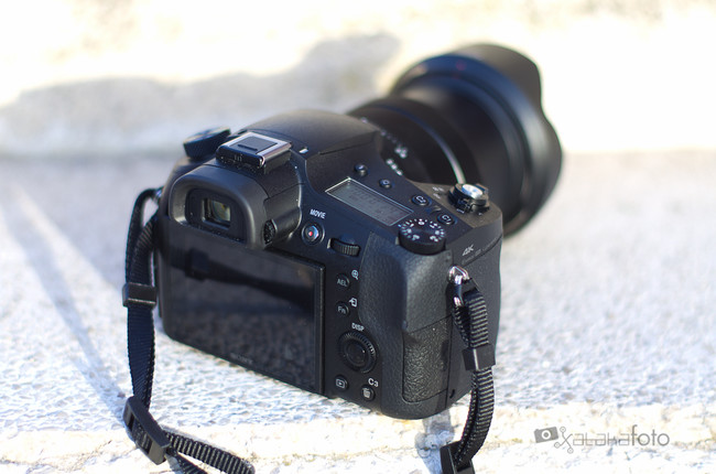 Sony RX10 IV, análisis (review): Una bridge poderosa pero que pide cambios