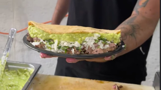 La Taque: la taquería con quesadillas gigantes de pastor estilo norteño ...