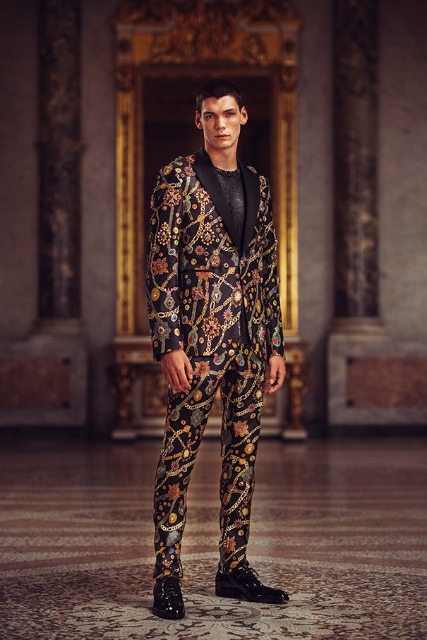La nueva colección de Alta Costura de Versace presenta seis looks ...