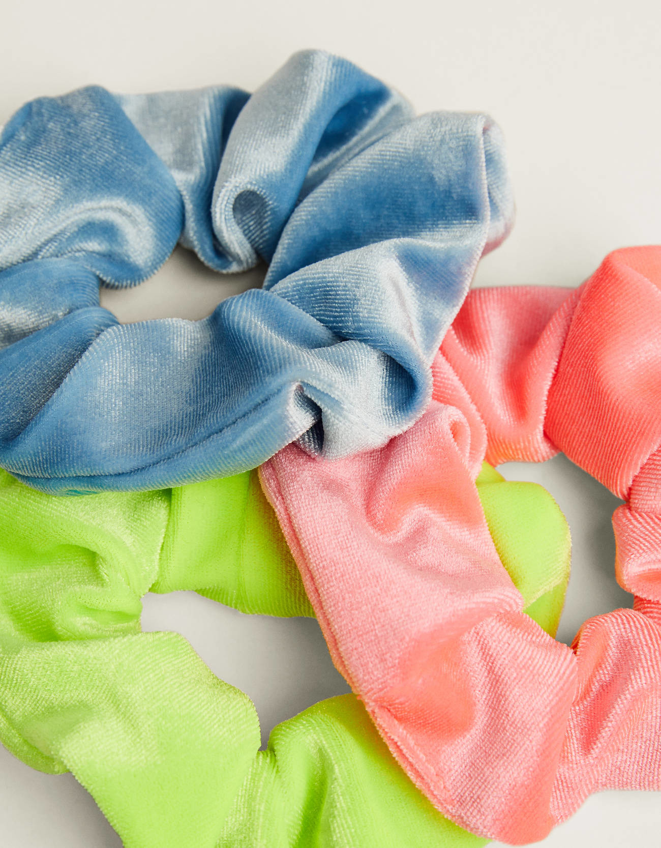 17 accesorios de pelo de lo más vistosos y coloridos con los que dar ...