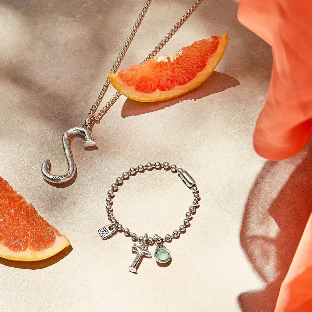 Los 29 collares con iniciales de tendencia con los que querrás llevar ...