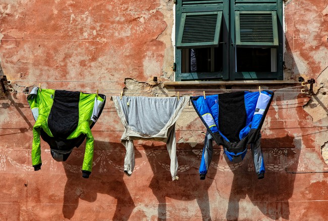 Cuidado con dónde tiendes la ropa: puede caerte una buena multa