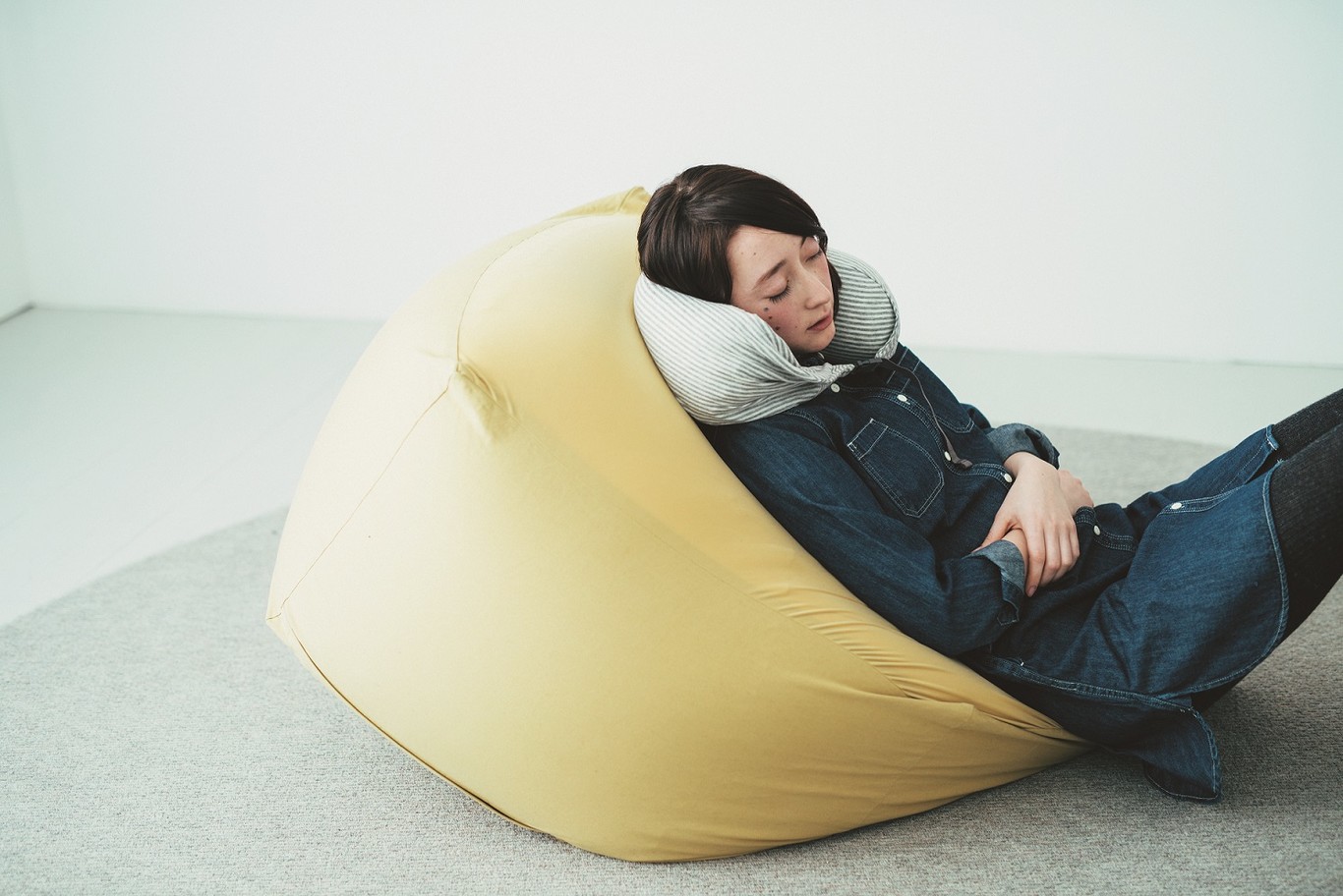 Más que un puf, el nuevo Body Fit Cushion de MUJI una tumbona perfecta ...