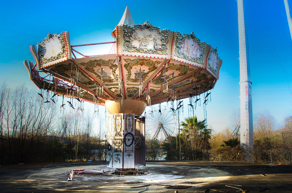 ‘Abandoned: Hauntingly Beautiful Deserted Theme Parks’, parques ...