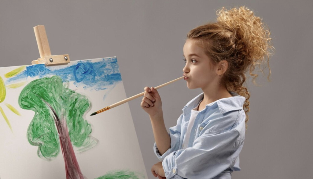 Qué significa que un niño dibuje un árbol con raíces, según la psicología