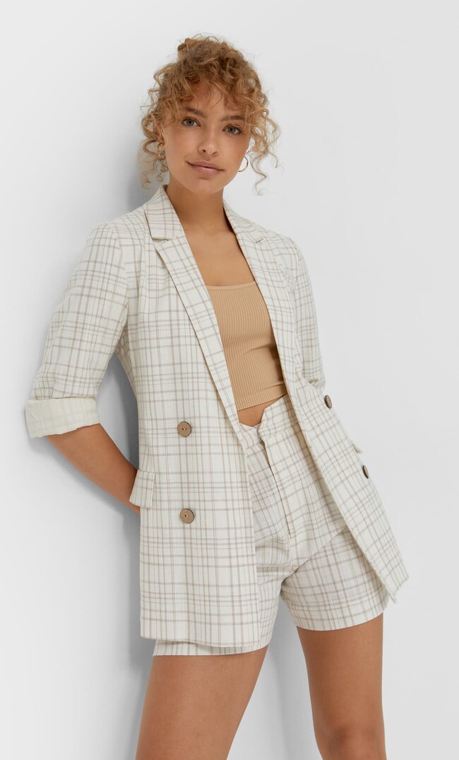 9 blazers fresquitas de Stradivarius para lucir las noches de verano ...