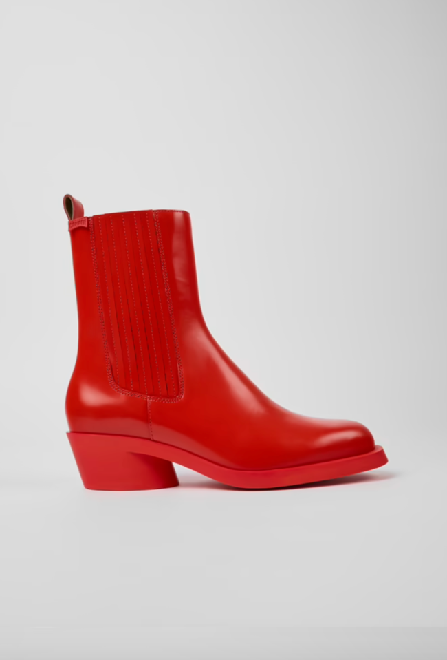 Así son los botines de colores de Camper más rompedores del invierno