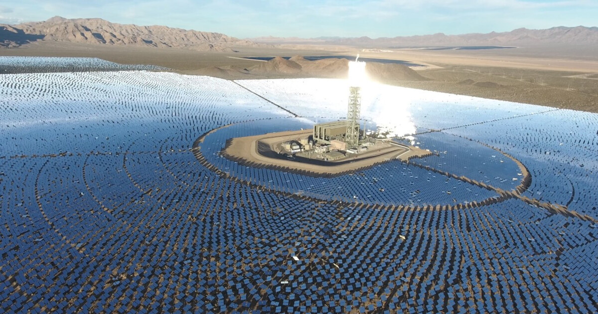 Se inauguró en 2014 como toda una proeza de la energía termosolar ...