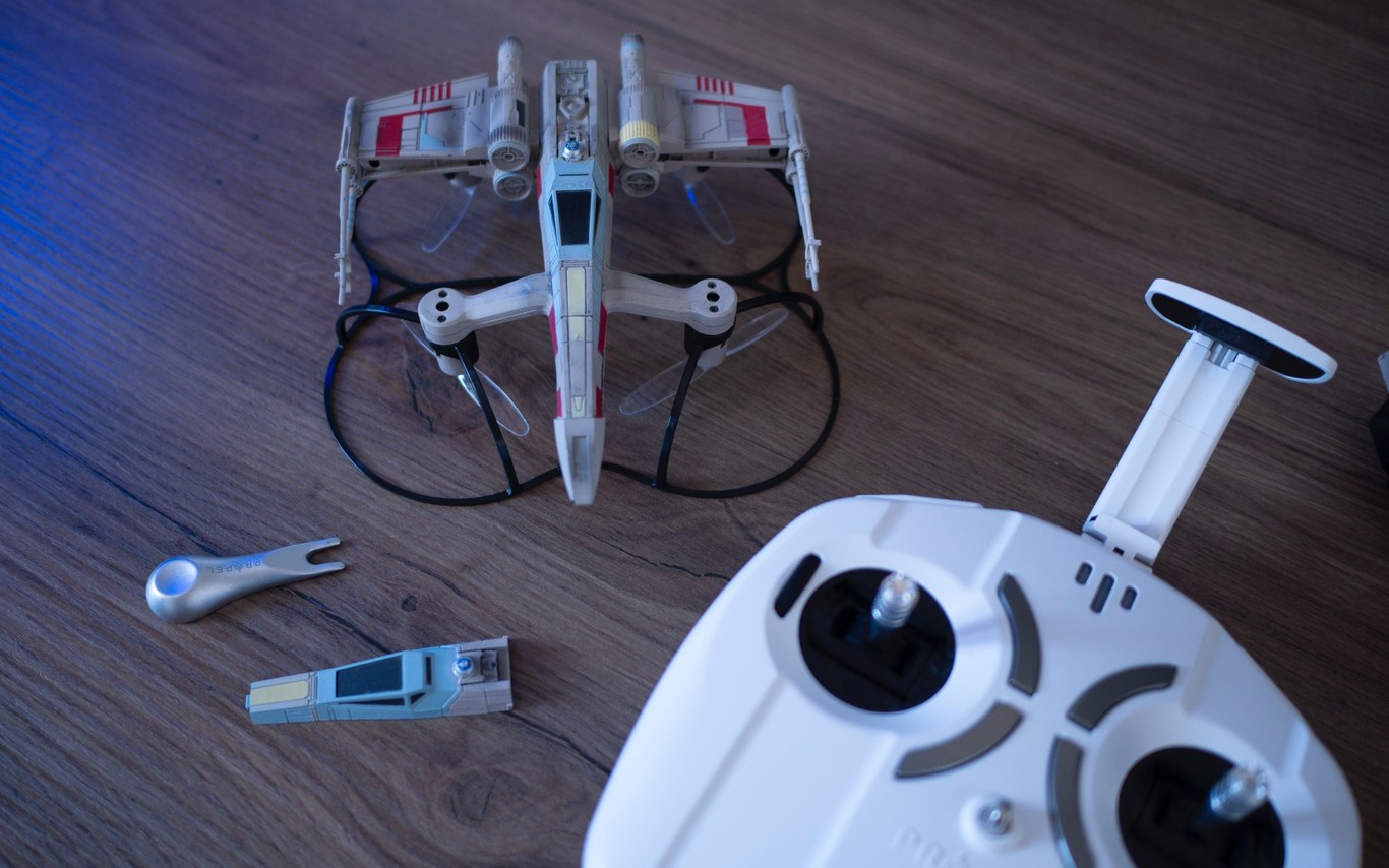 Así es volar un X-Wing: probamos el mini dron para los fans de Star Wars
