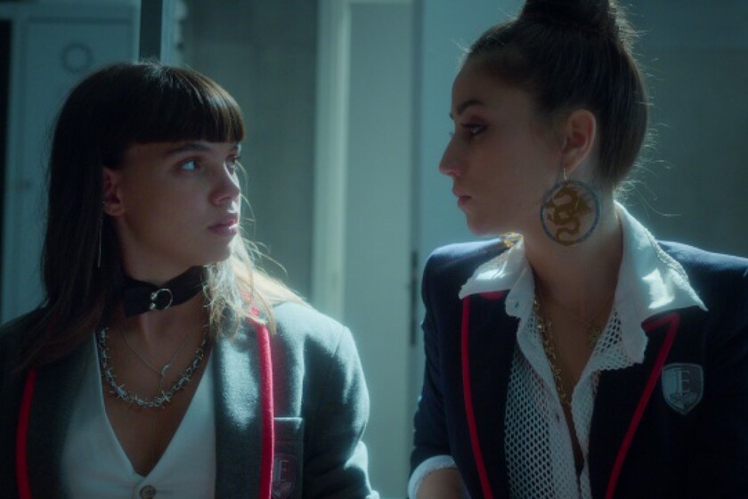 "Nuestra misión era no frivolizar con la relación de Mencía y Rebeka en ...