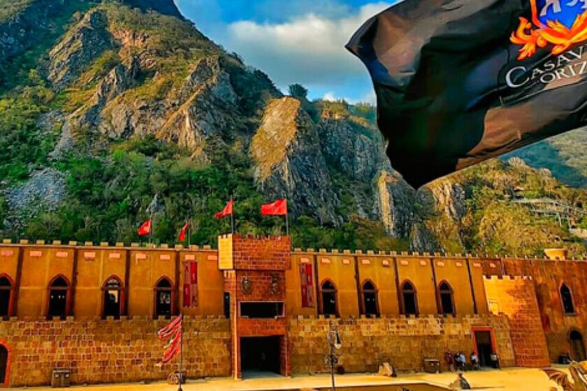 En Orizaba existe un parque con castillo medieval, dragones ...