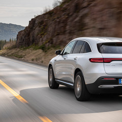 Coche eléctrico Mercedes-Benz EQC: hasta 416 km y tan lujoso como ...