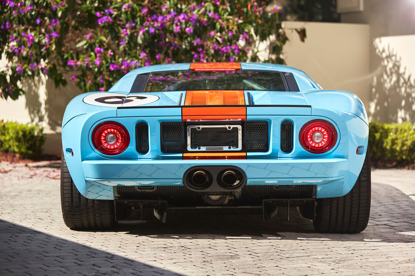 ¡Delicioso! Este Ford GT Heritage con los colores de Gulf está impoluto ...