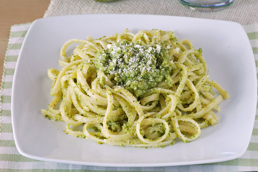 Falso pesto de brócoli. Receta de cocina fácil, sencilla y deliciosa