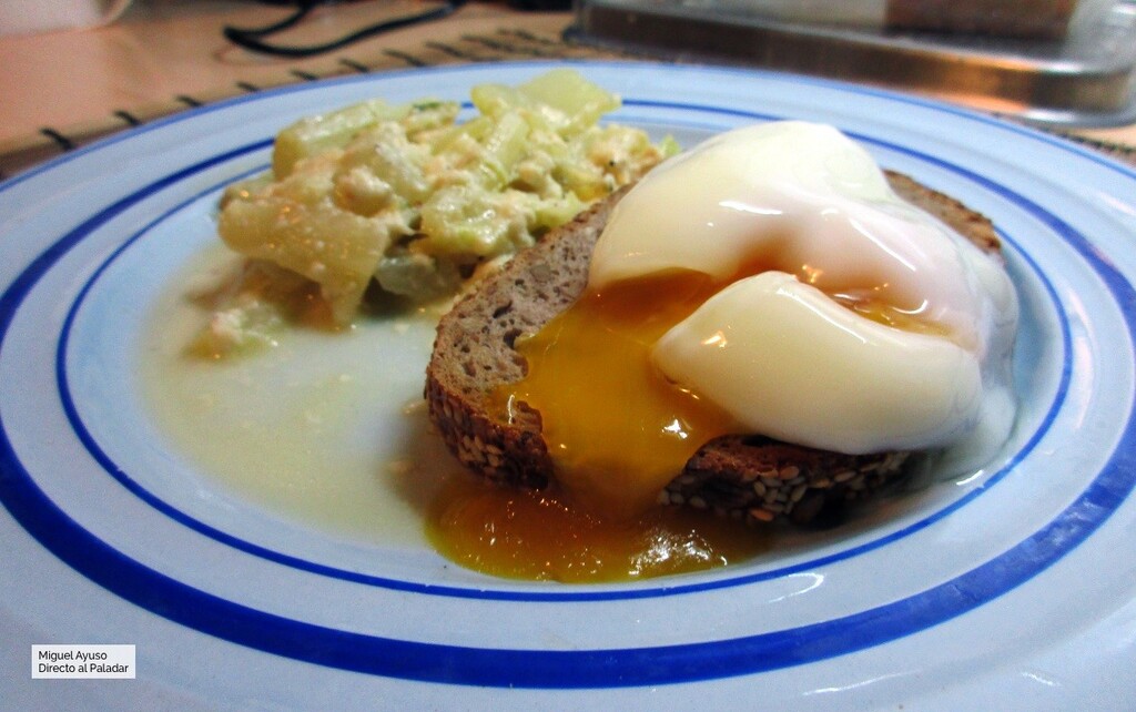 Huevo poché o huevos escalfados caseros: la receta infalible más fácil