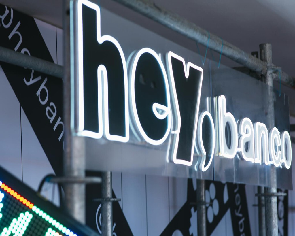 Hey Banco deja de ser el brazo digital de Banregio y se convierte en ...