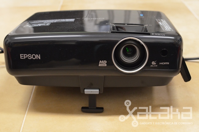 Epson MG-850HD con base para el iPhone, lo hemos probado