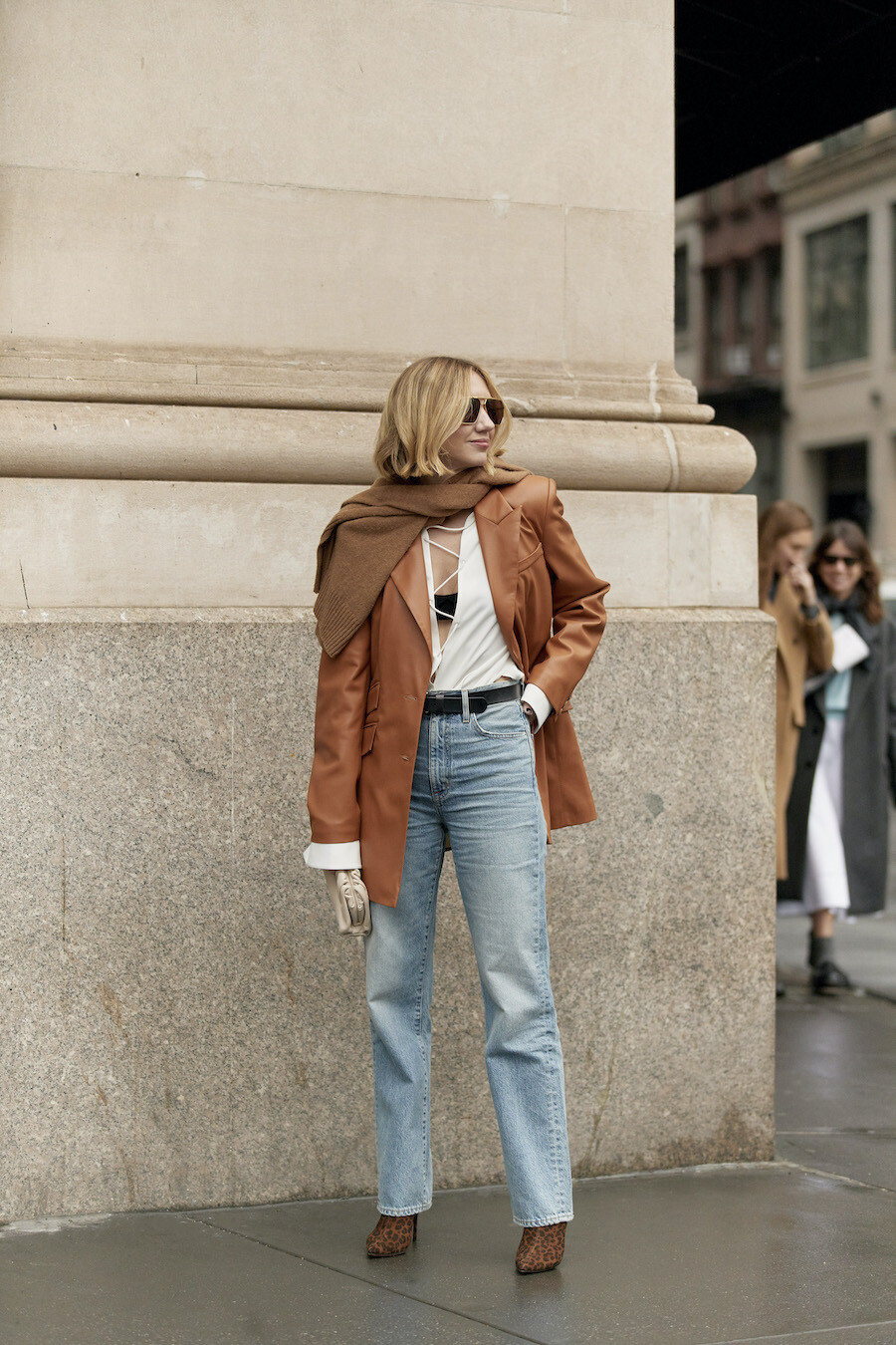 El street style nos enseña qué estilo de vaqueros serán tendencia este ...