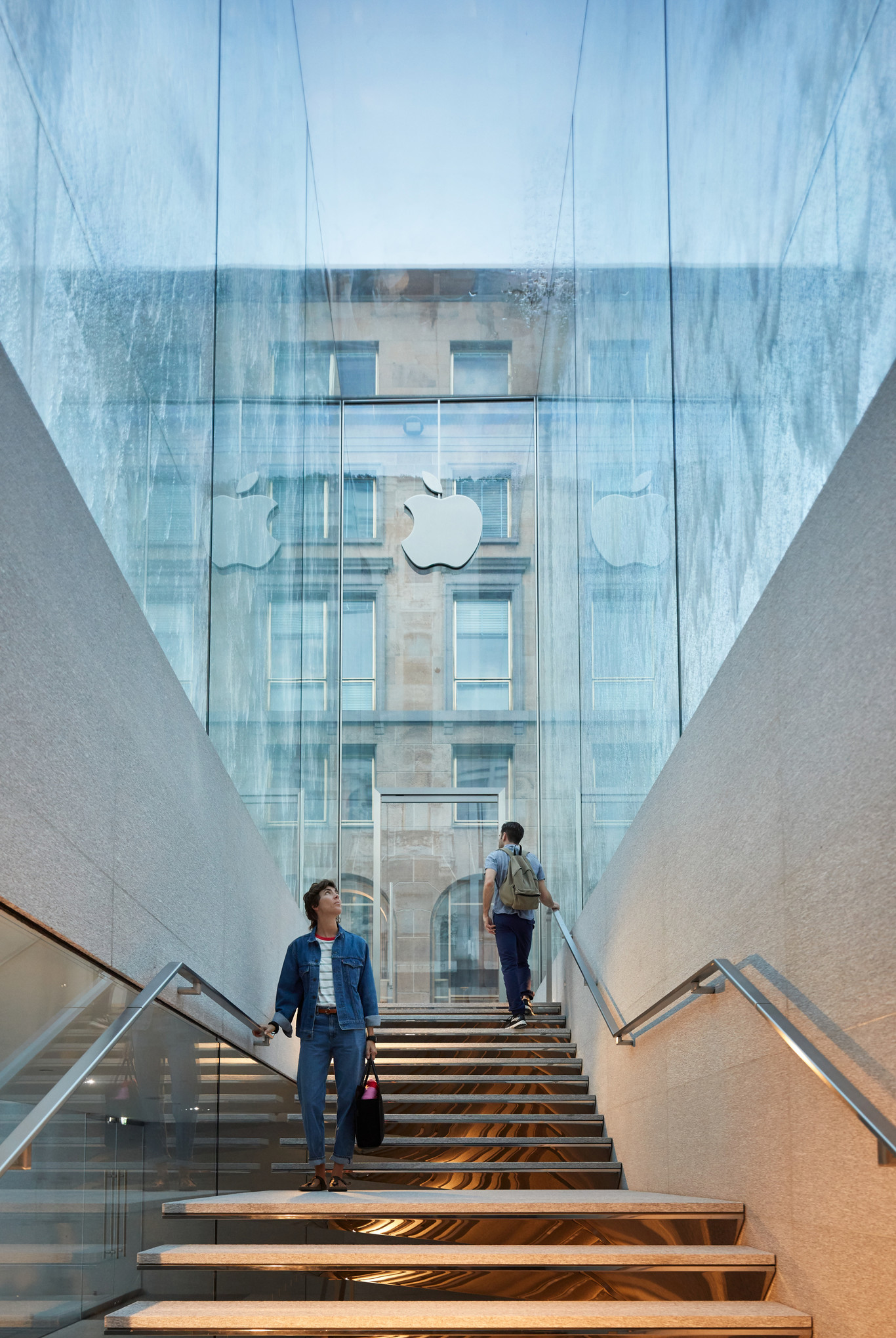 La nueva Apple Store de Milán tiene probablemente la mejor entrada a ...
