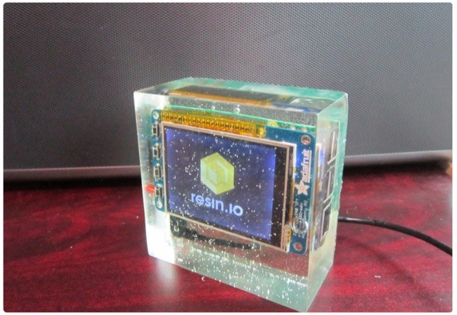 Lo más molón que puedes hacer con tu Raspberry Pi es encerrarla en ...