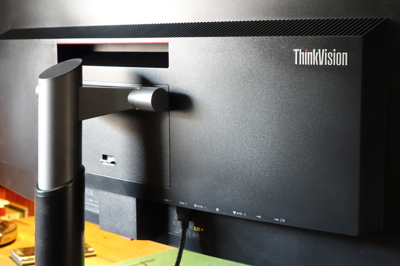 Lenovo ThinkVision P44w, análisis: review con características y precio